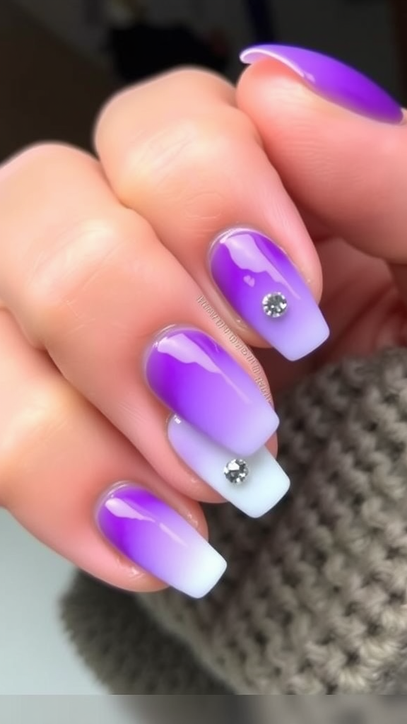 5 Stunning Rhinestone Nail Designs for Short Nails